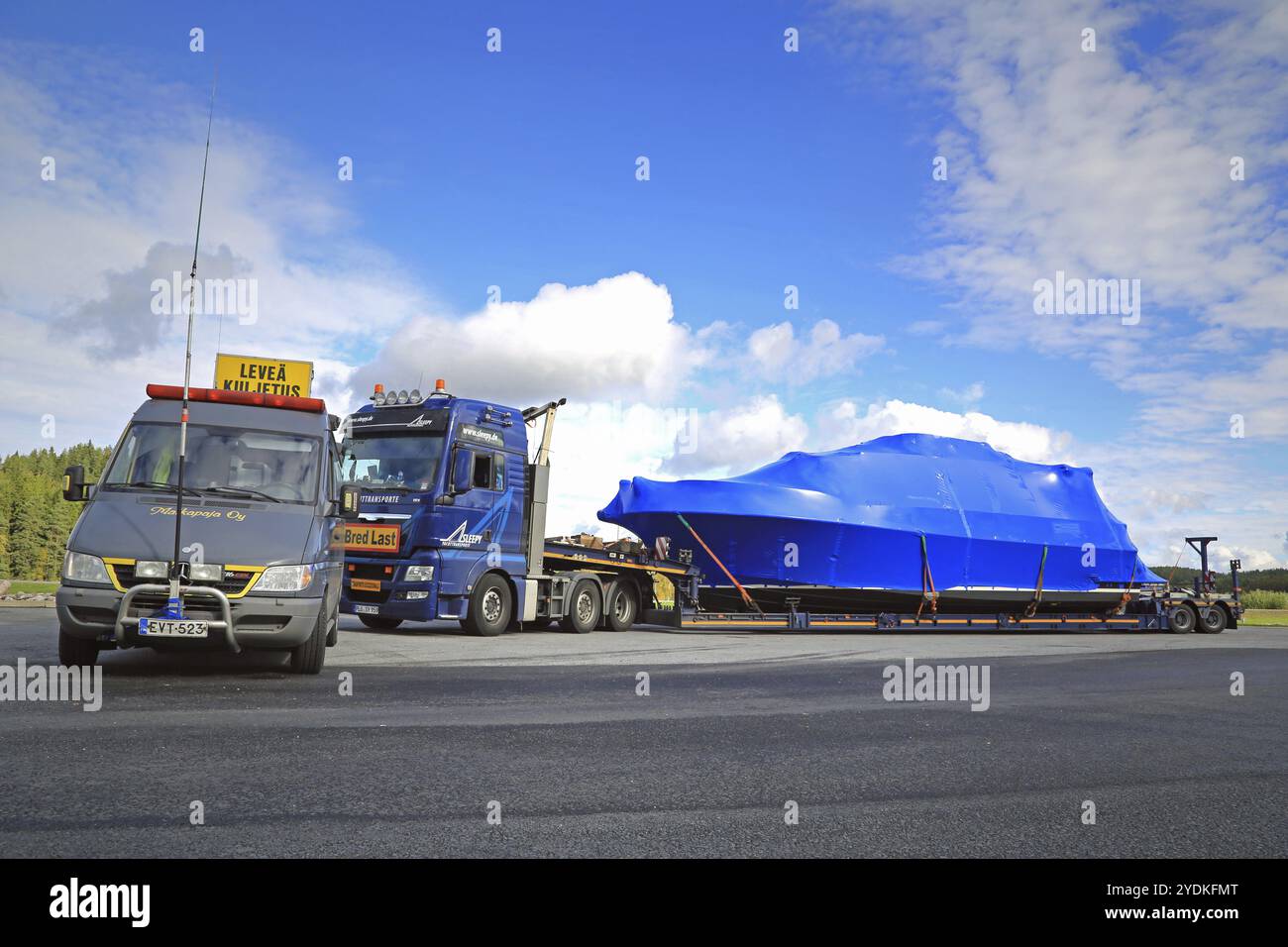 Pilot truck hi-res stock photography and images - Alamy