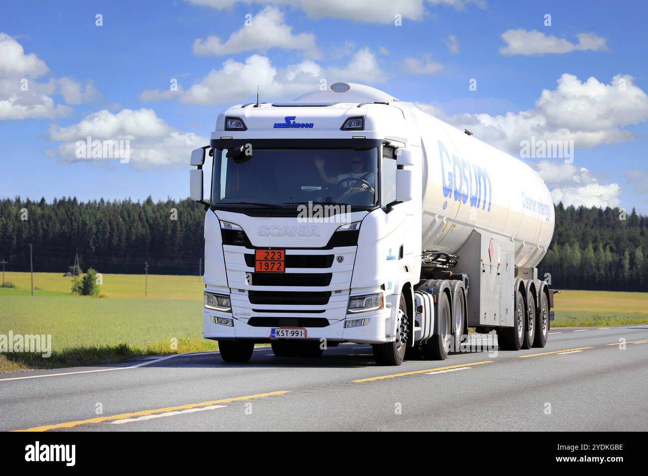 Lng distribution hi-res stock photography and images - Alamy