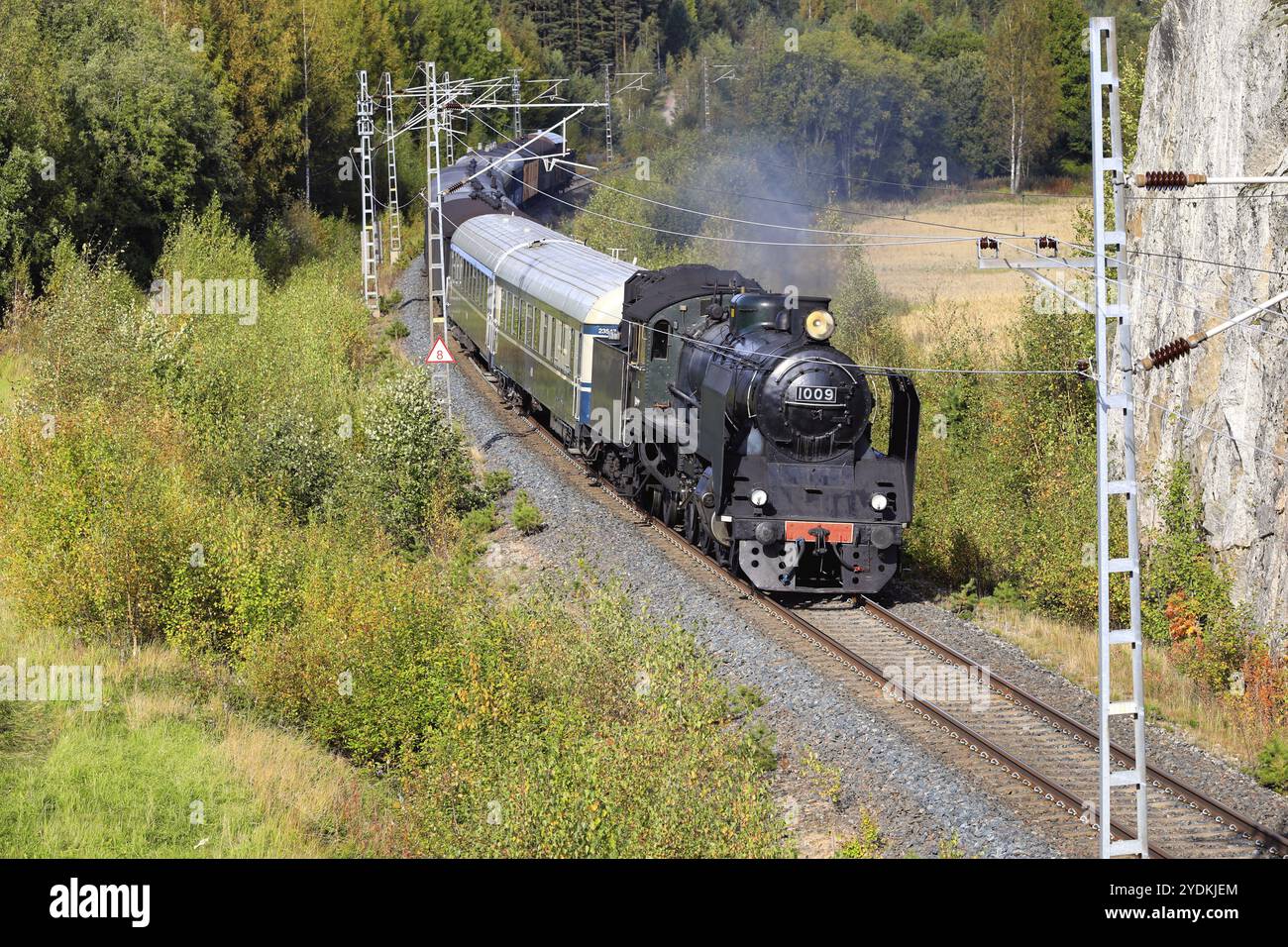 Hr1 class steam locomotive Ukko-Pekka 1009 pulling carriages through ...