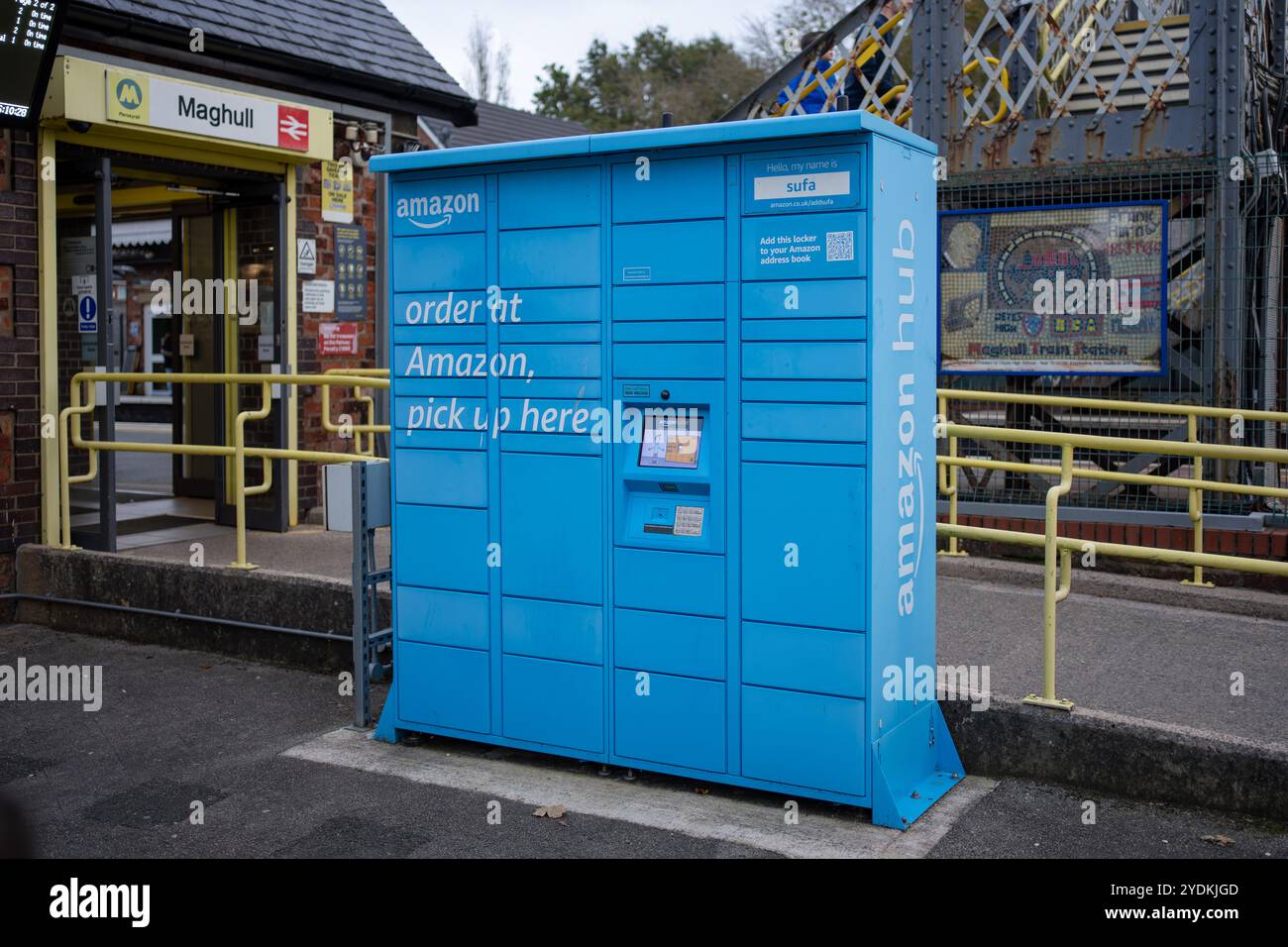 Amazon hub collection locker hi-res stock photography and images - Alamy