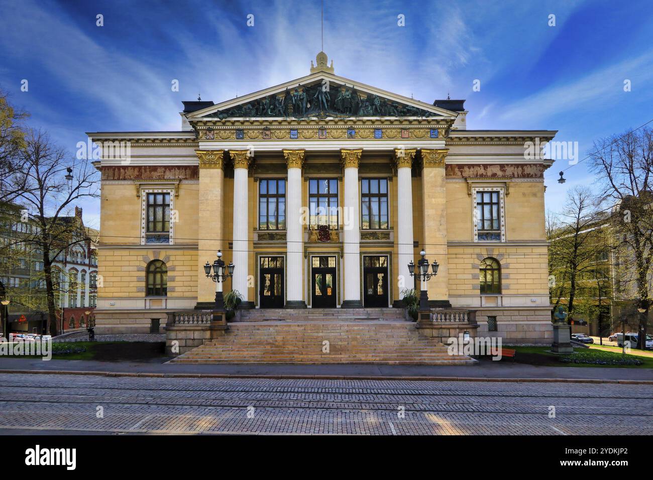 Neo renaissance pediments hi-res stock photography and images - Alamy