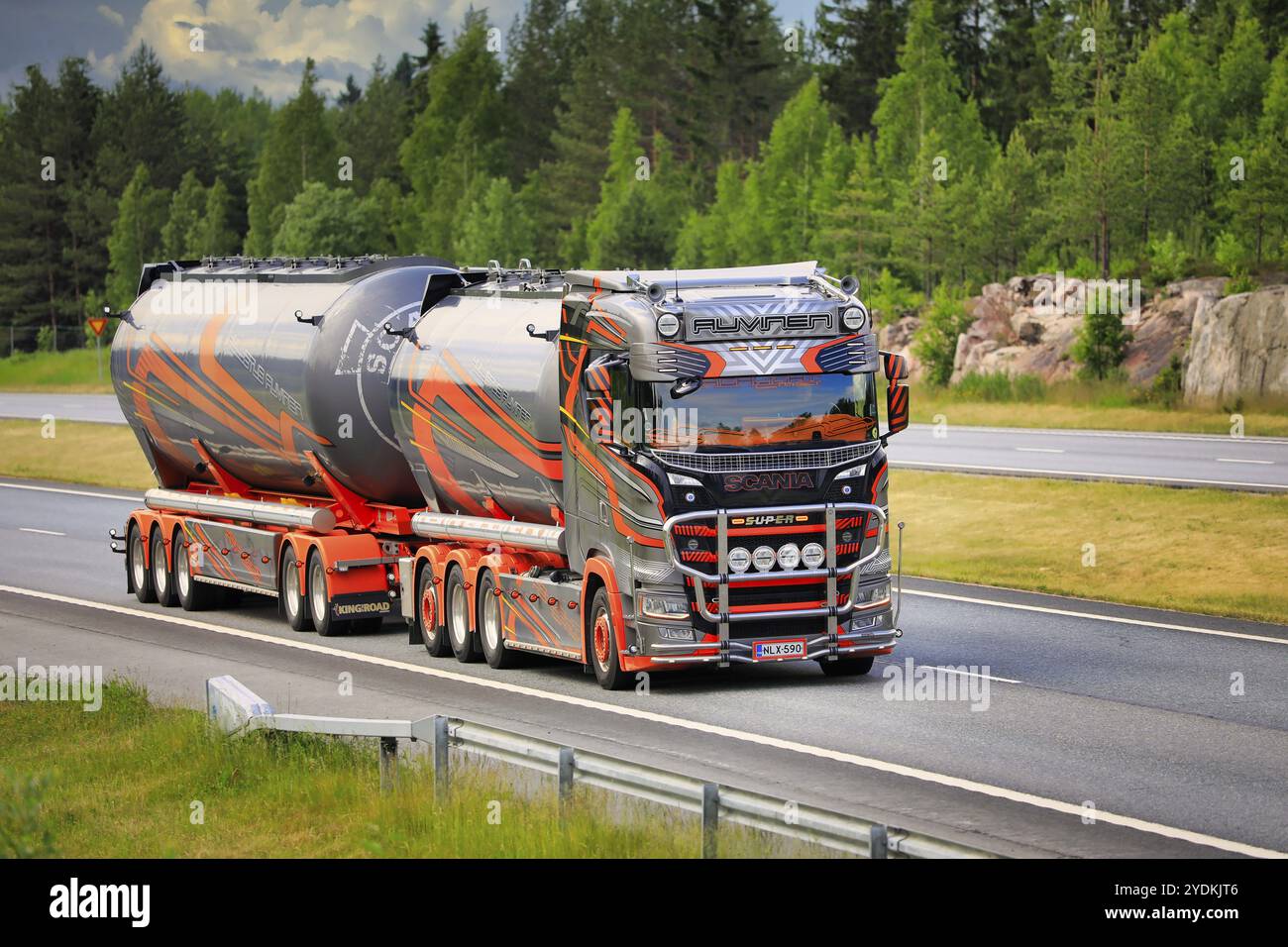 Lorry delivering bulk load hi-res stock photography and images - Alamy