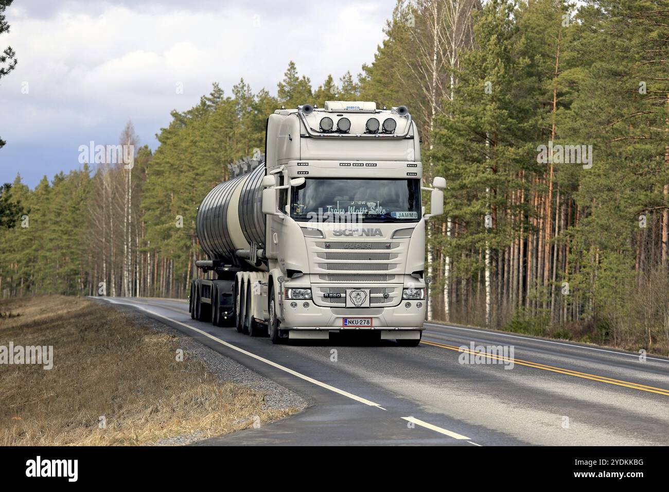 White scania r580 truck hi-res stock photography and images - Alamy