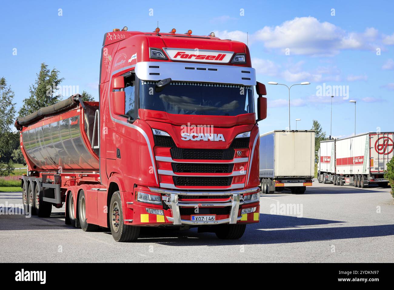 Scania tipper truck hi-res stock photography and images - Alamy