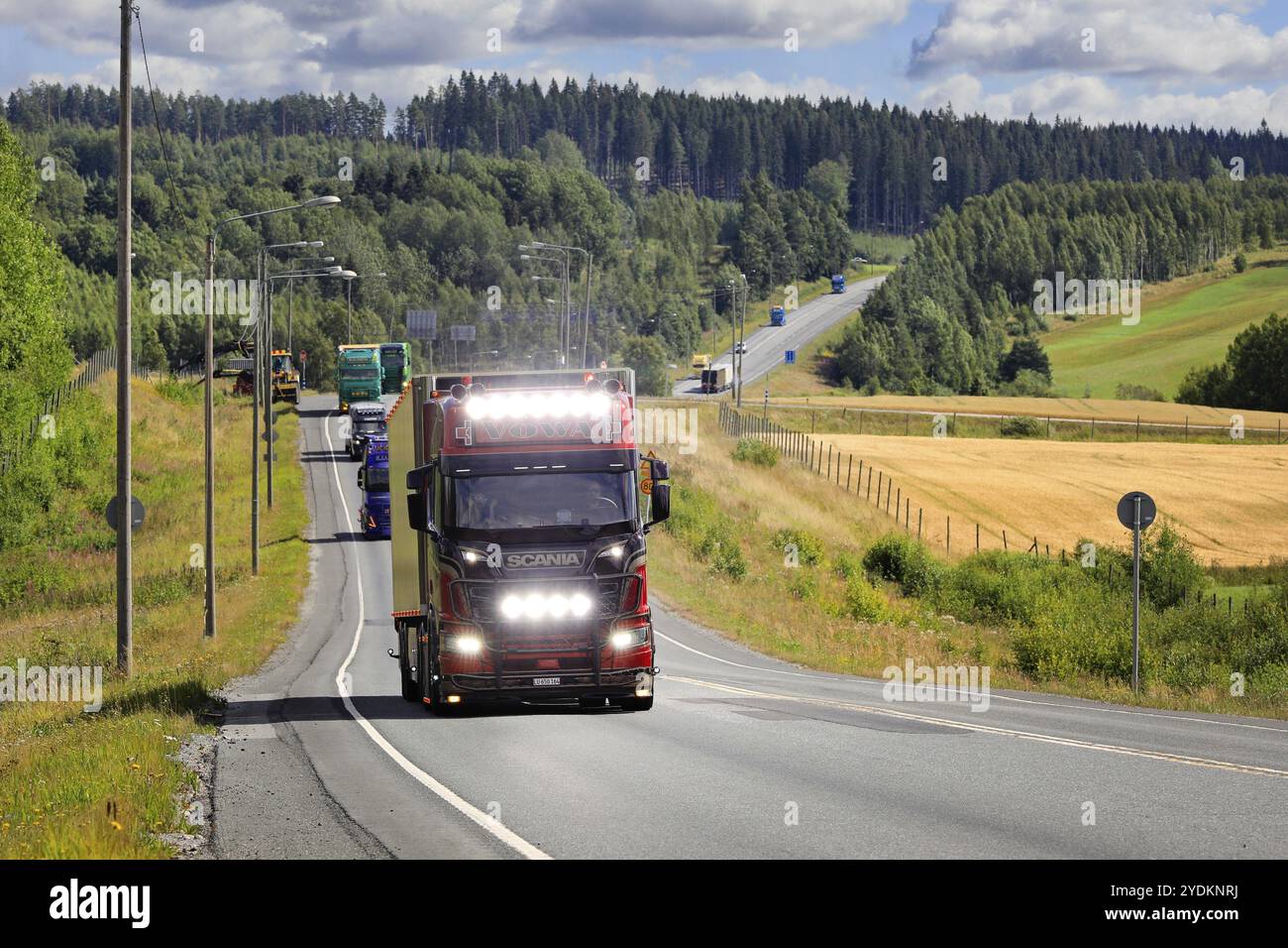 Convoy tractor trailers transport hi-res stock photography and images ...