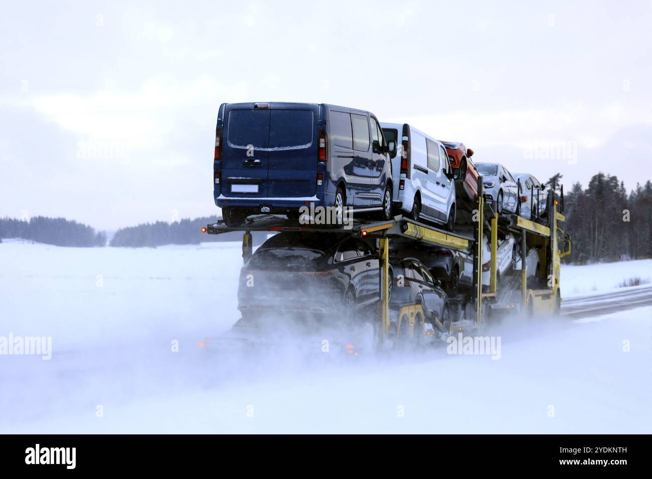 Load car to ship winter hi-res stock photography and images - Alamy