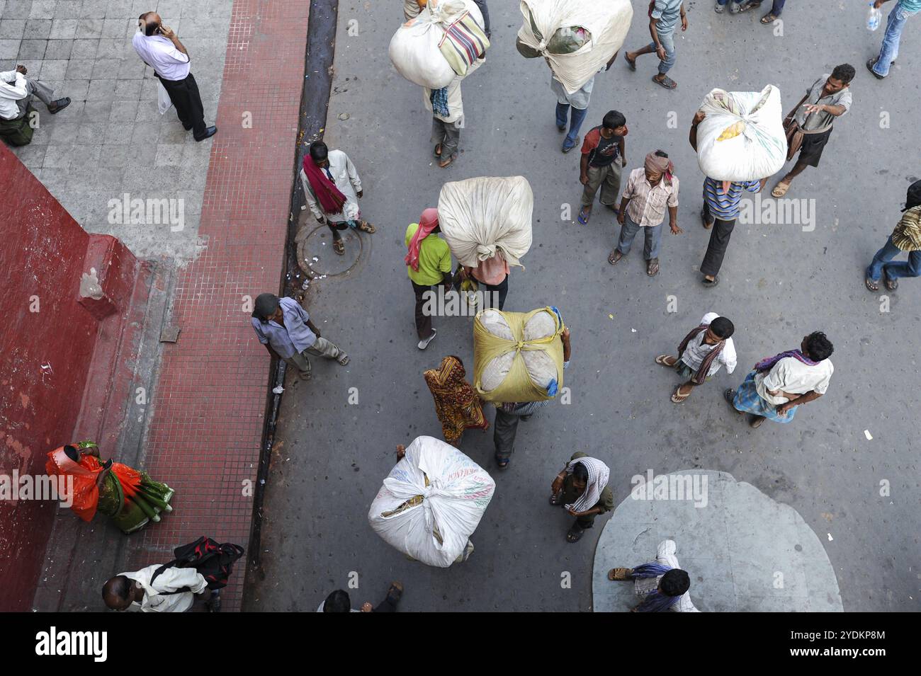 01.12.2011, Kolkata, West Bengal, India, Asia, An everyday street scene ...
