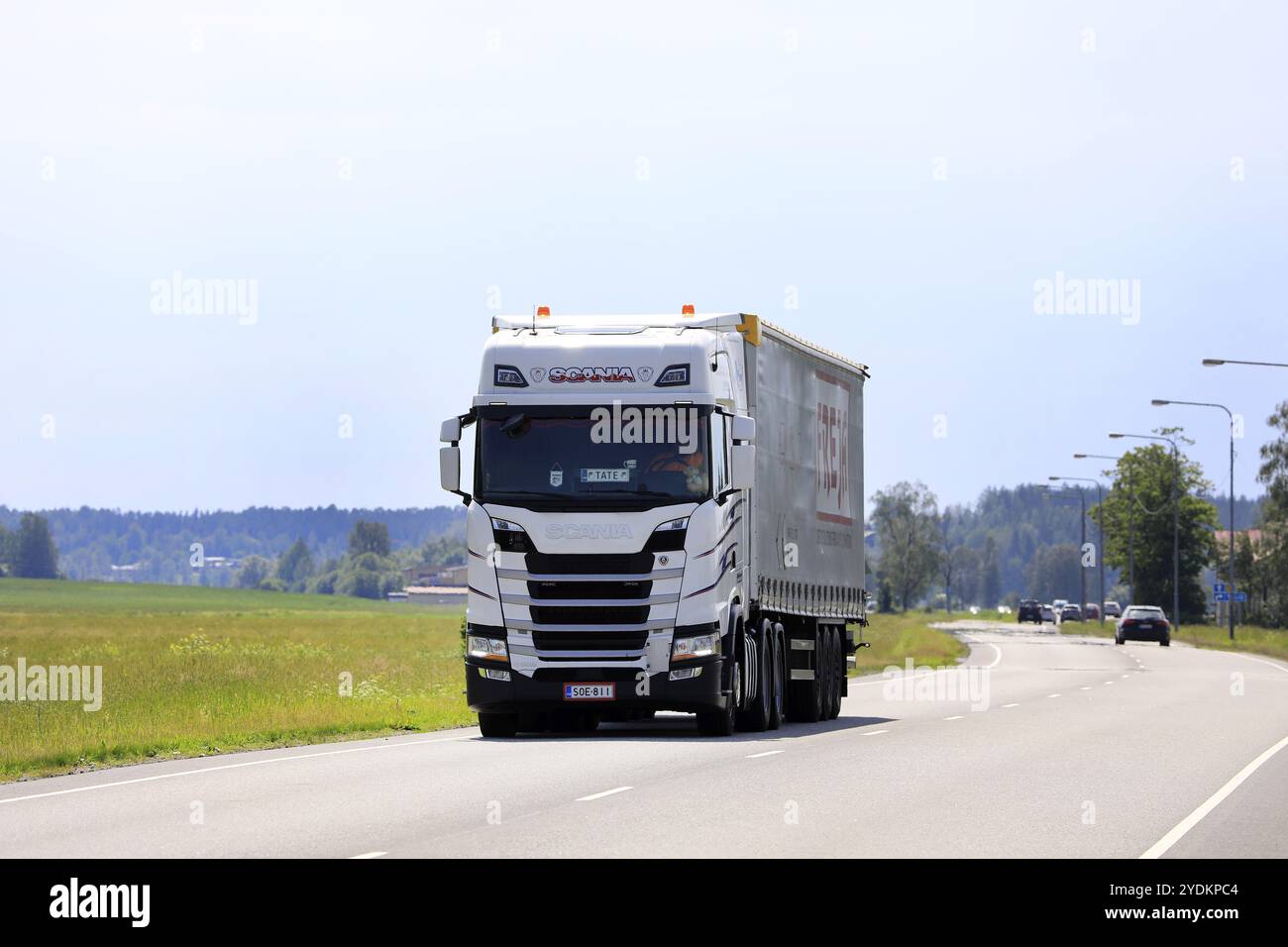 White articulated trailer hi-res stock photography and images - Alamy