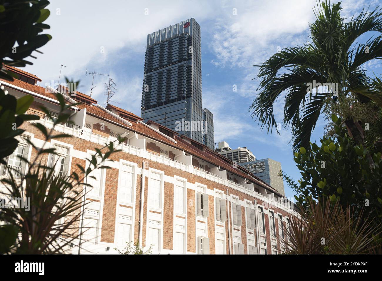 Singapore high rise apartments hi-res stock photography and images - Alamy