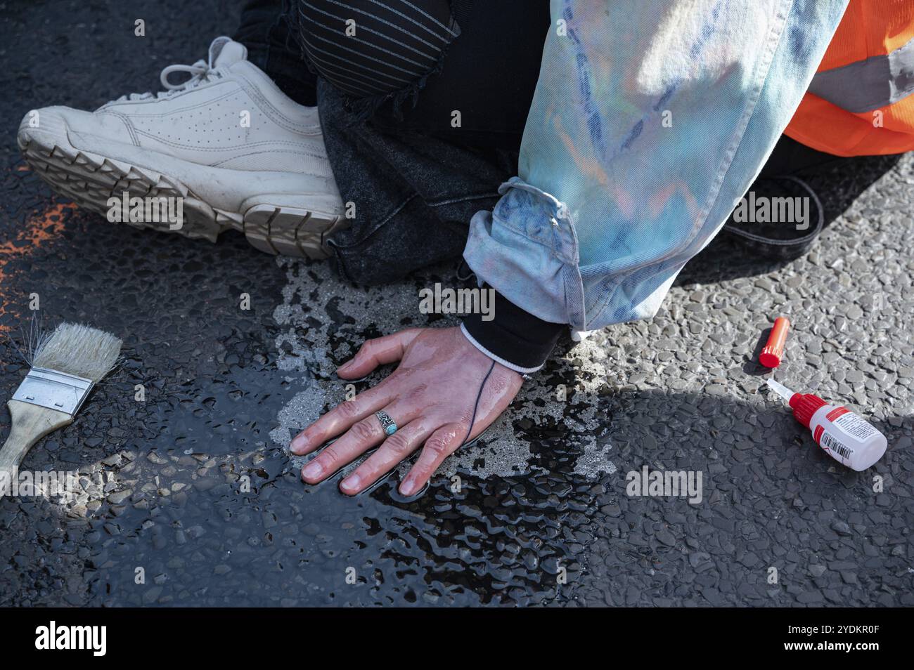 Beckon from the road hi-res stock photography and images - Alamy