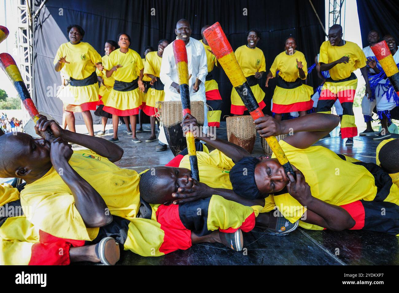 Traditional dances indigenous people hi-res stock photography and ...