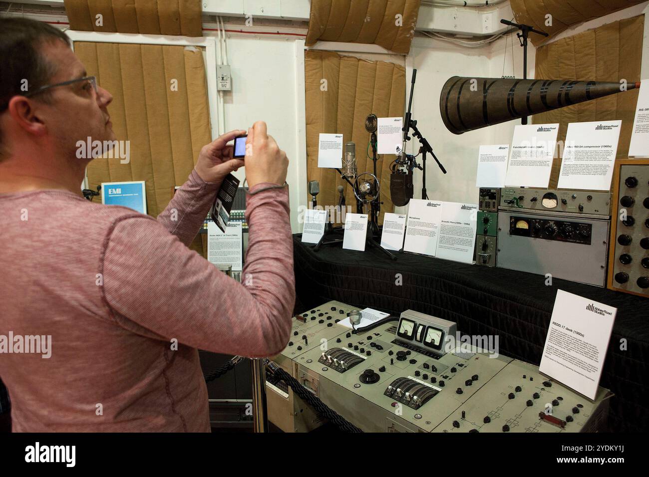 Ken scott engineer hi-res stock photography and images - Alamy