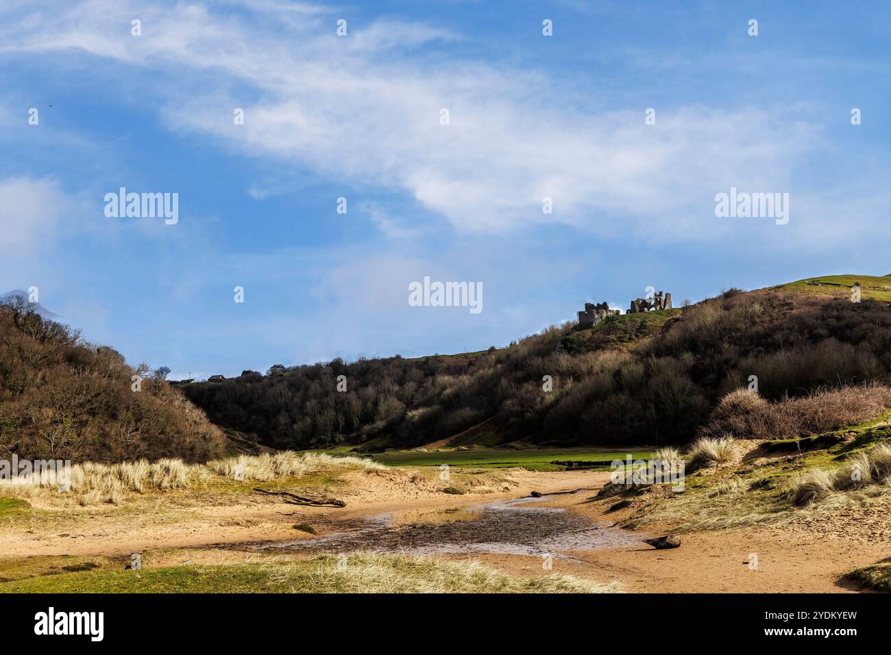 Valley leading three cliffs hi-res stock photography and images - Alamy