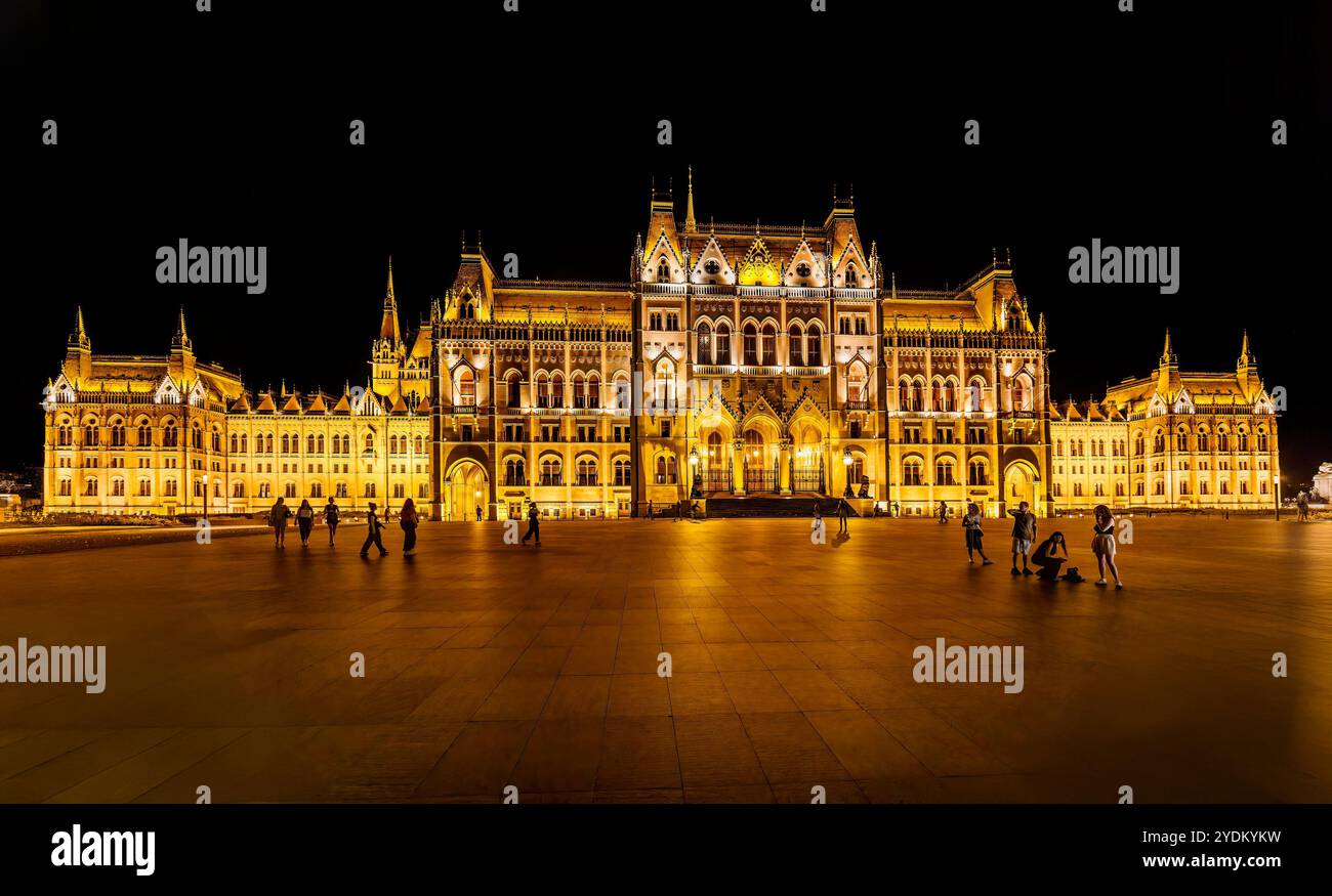 Kossuth Square and Parliament buildings, Budapest, Hungary Stock Photo ...