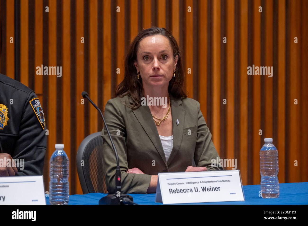 Rebecca weiner hi-res stock photography and images - Alamy