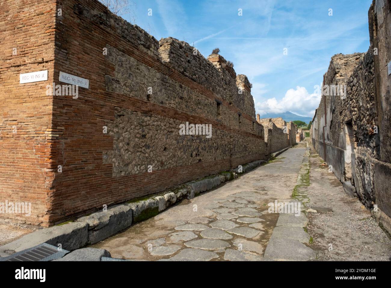 Cobblestones street in naples hi-res stock photography and images - Alamy