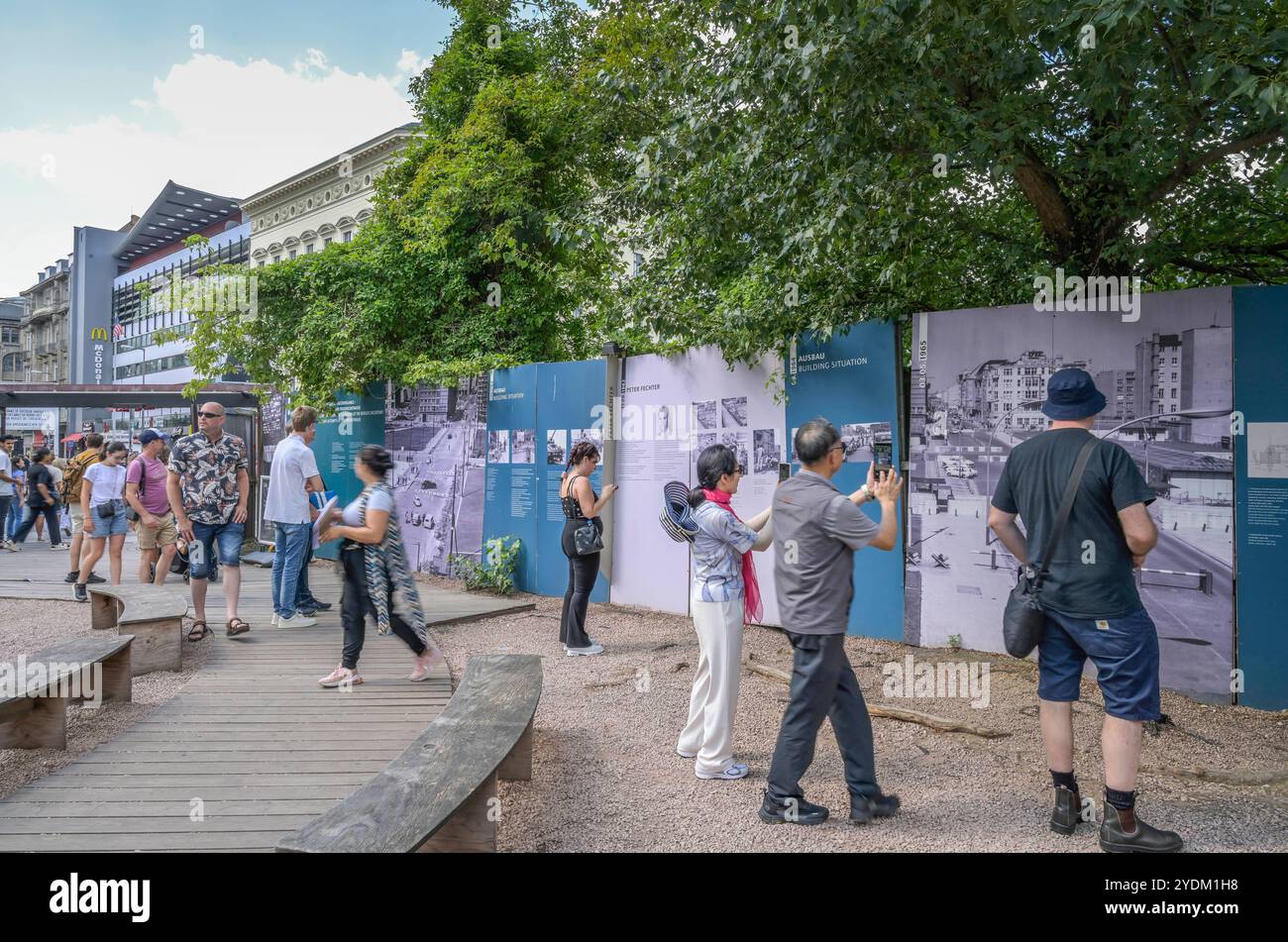 BlackBox Kalter Krieg, Open Air Ausstellung, Checkpoint Charlie, Mitte ...