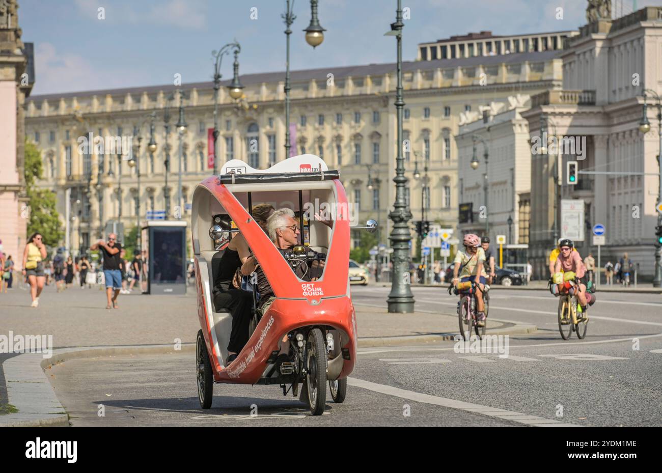 Dreirad rikscha hi-res stock photography and images - Alamy