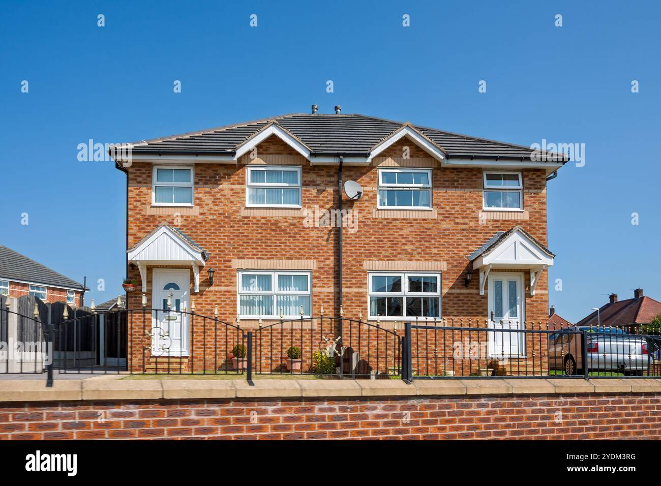 New and modern english houses typical english street Stock Photo - Alamy
