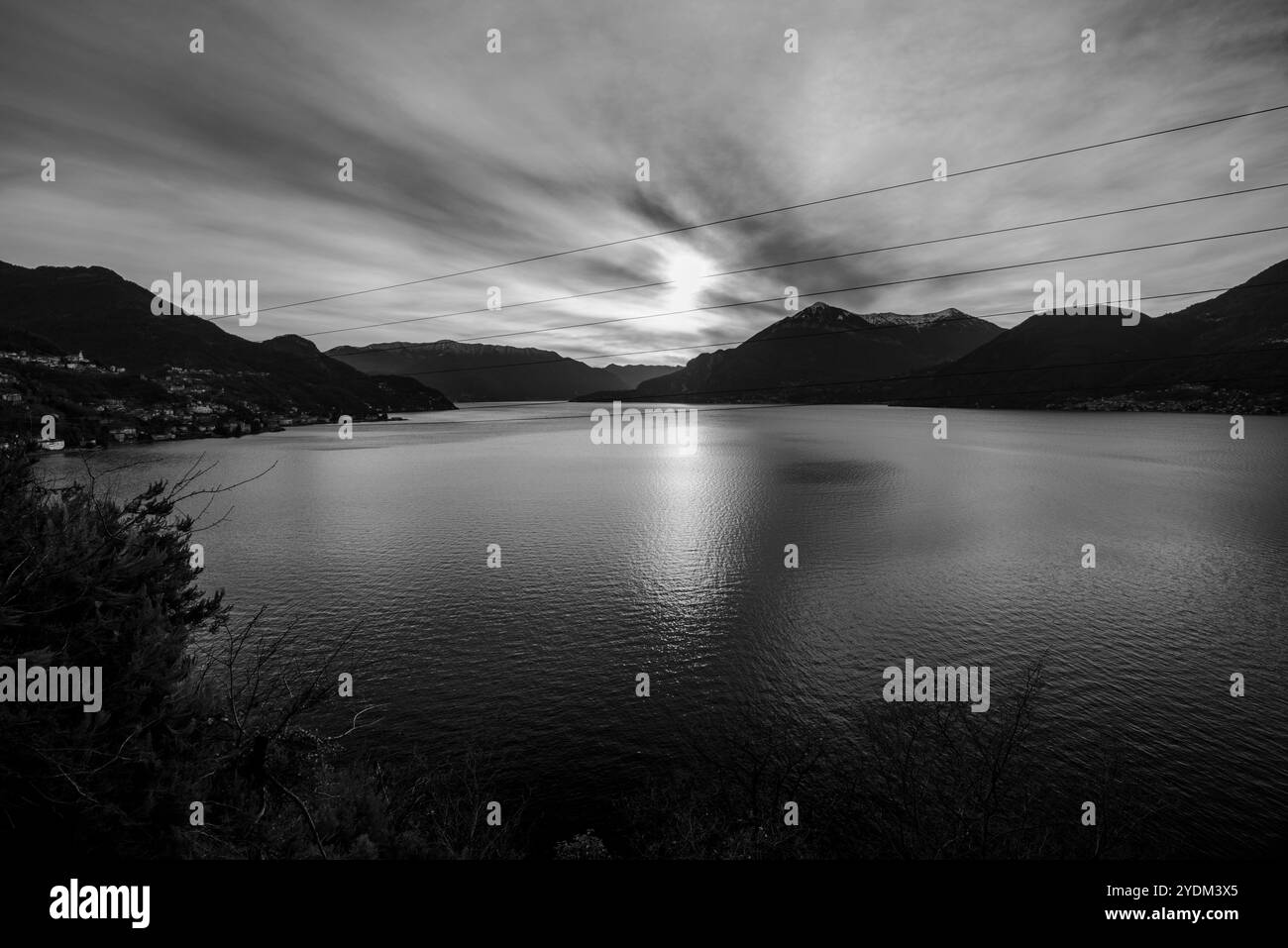 Picturesque lake como panorama Black and White Stock Photos & Images ...