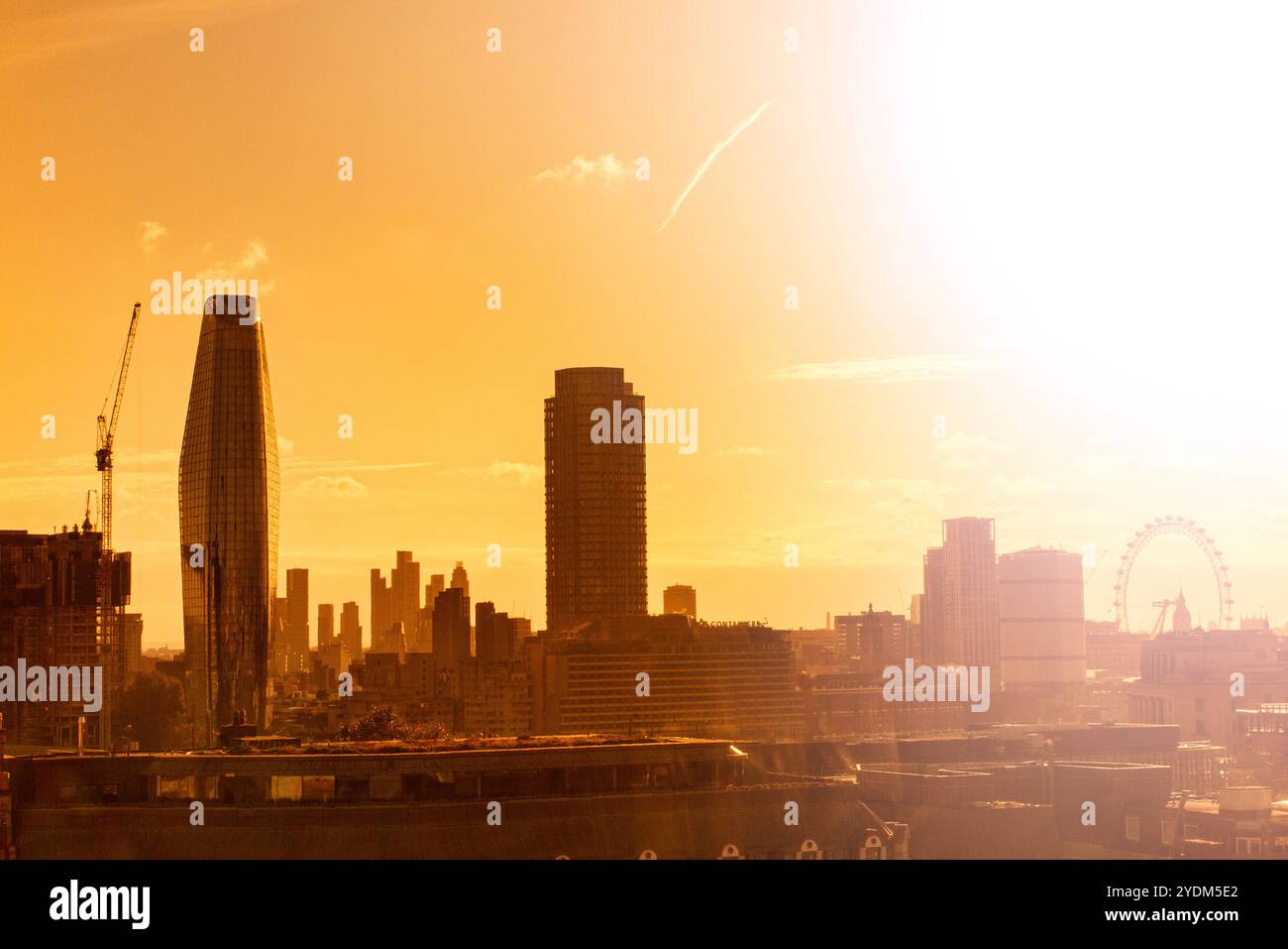 A panoramic view of the London skyline wity the Boomerang Building (1 ...