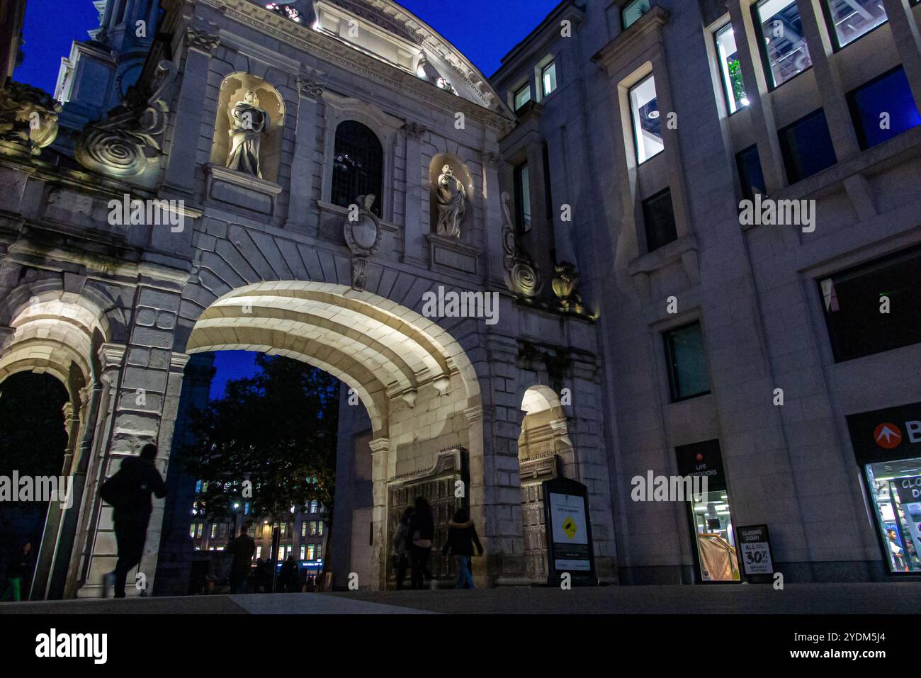 Temple Bar, Paternoster Square, St. Paul's Churchyard. Designed by ...