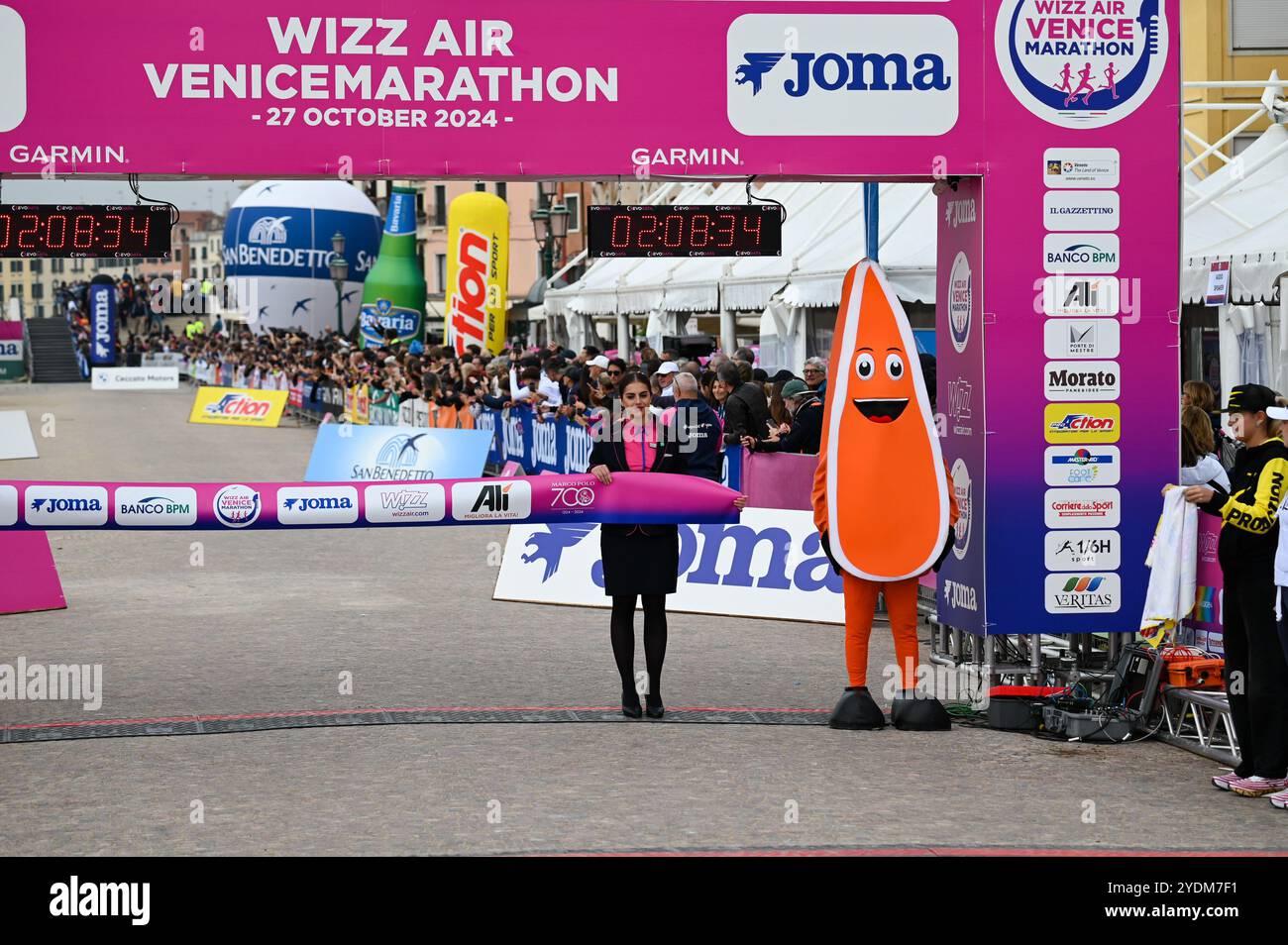 The finish line of 38^ Wizz Air Venicemarathon during 38^ Wizz Air ...