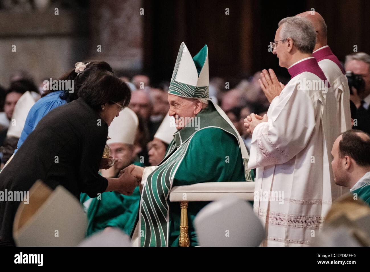 Vatican, conclusion of the Synod. Pope Francis participates at the mass ...