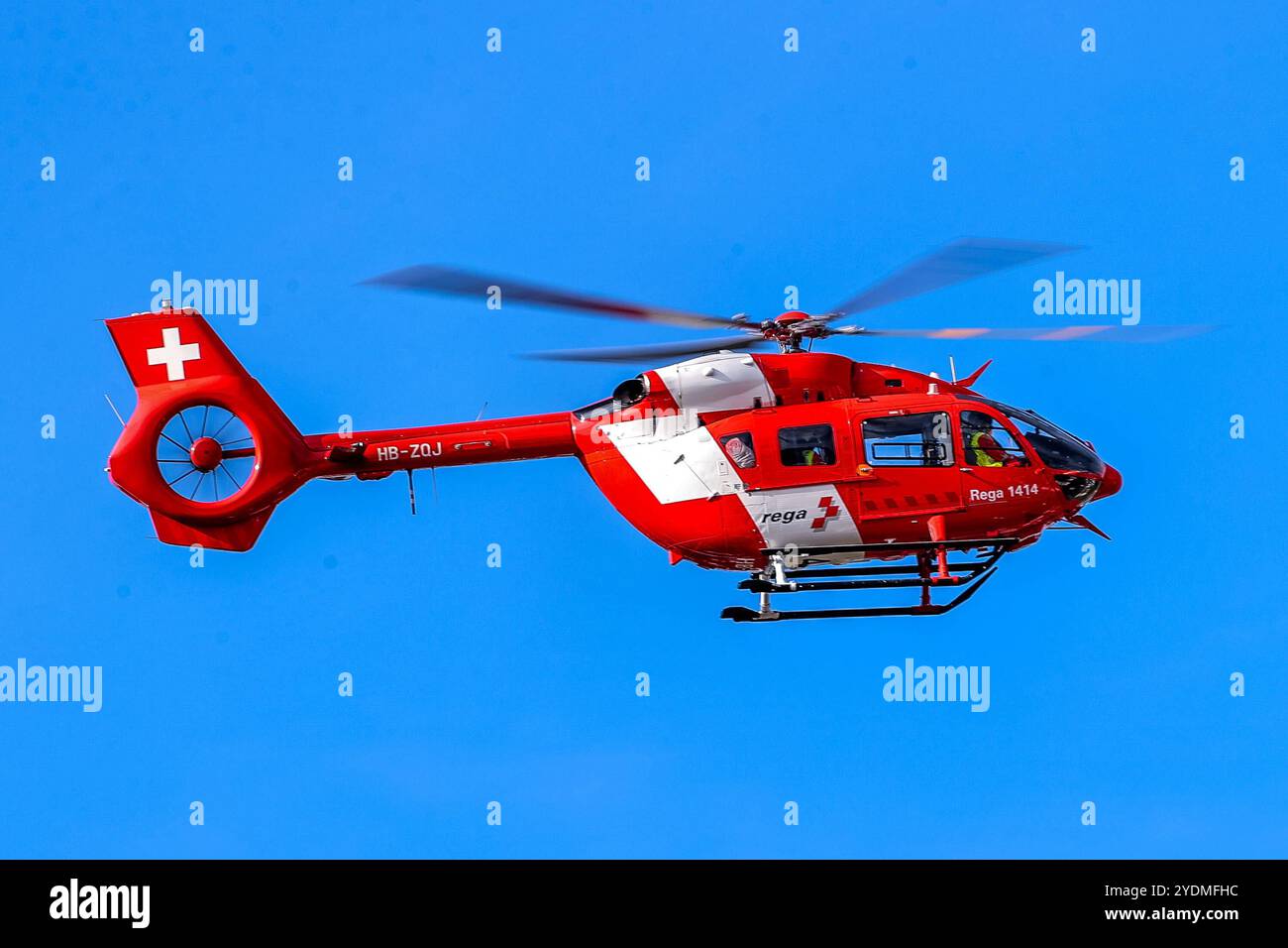 Rega, Schweizerische Rettungsflugwacht, Rettungshubschrauber, Airbus Helicopters H145, HB-ZQJ ...