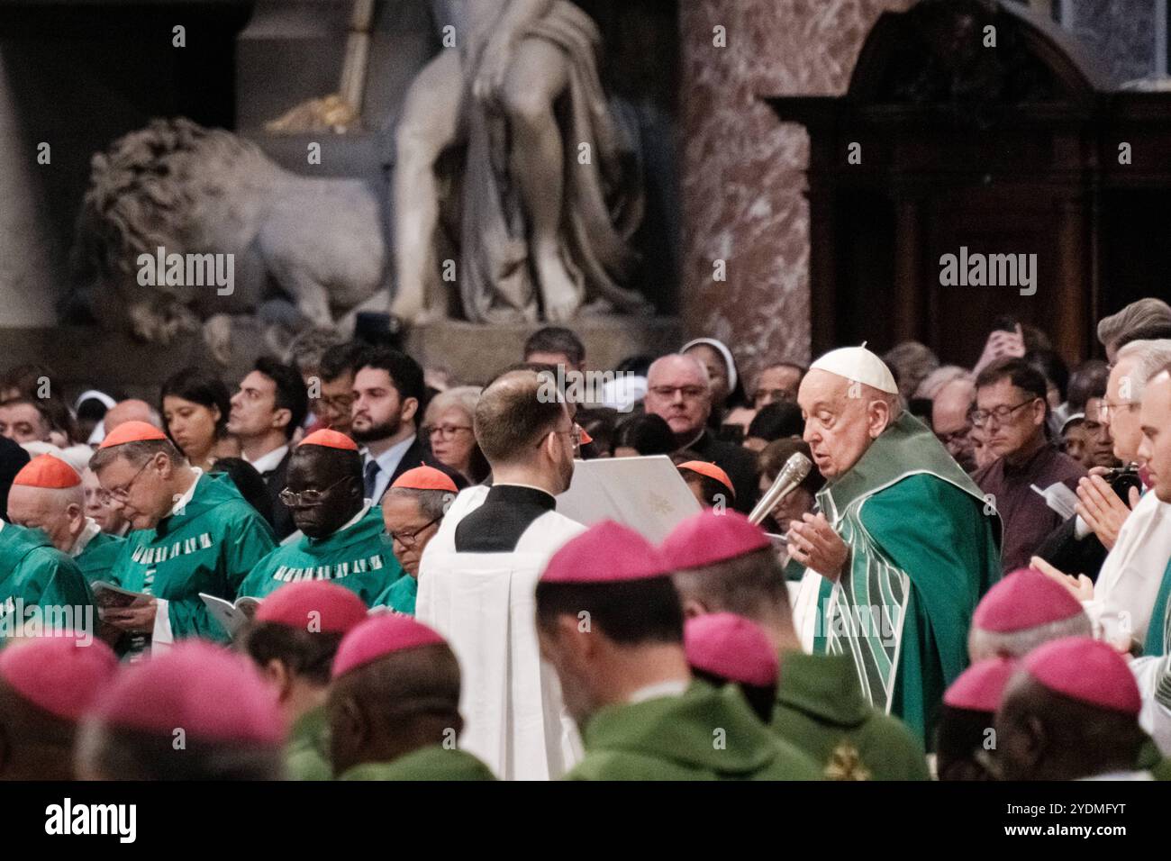 Vatican, conclusion of the Synod. Pope Francis participates at the mass ...