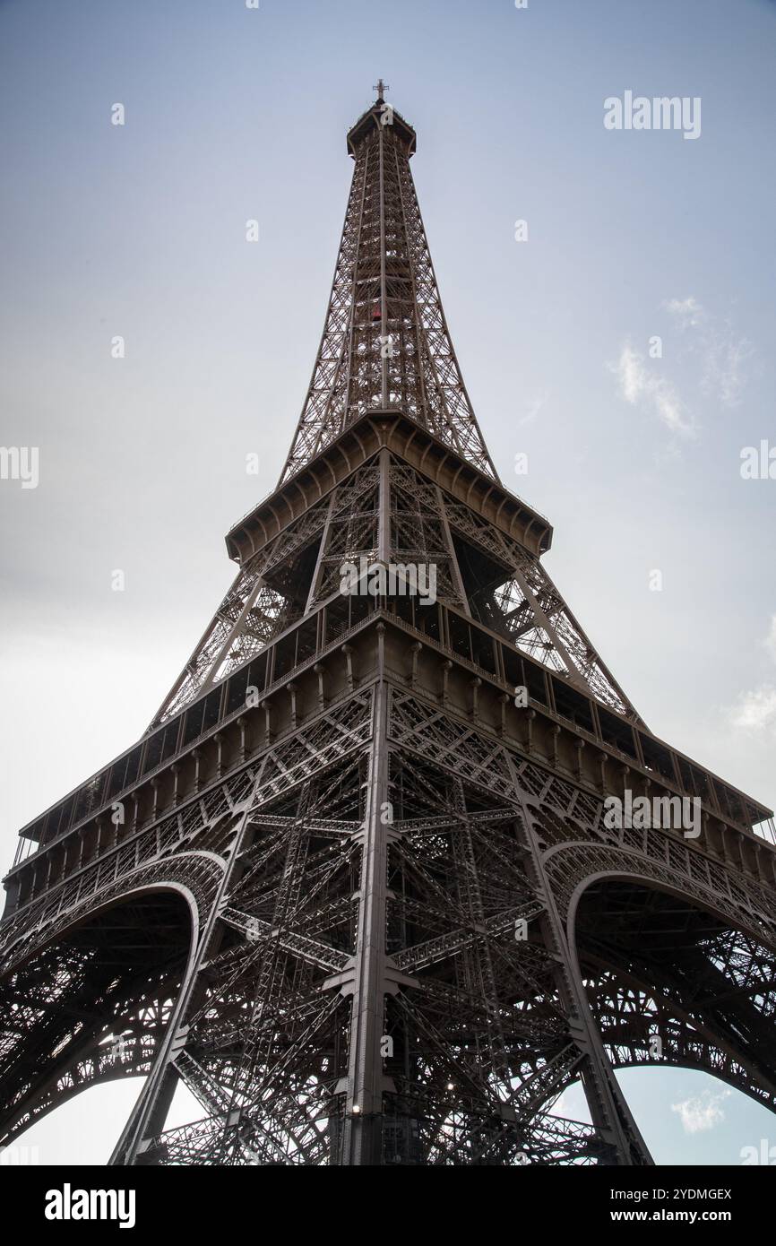 Beautiful impressive view of the eiffel tower from below Stock Photo ...