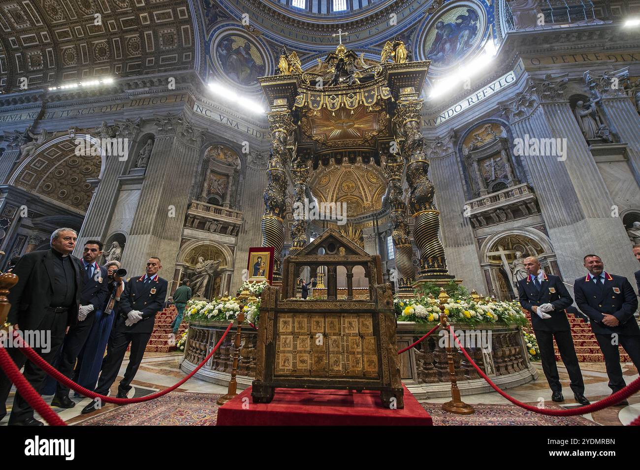 **NO LIBRI** Italy, Rome, Vatican, 2024/10/27.the relic of a wooden ...