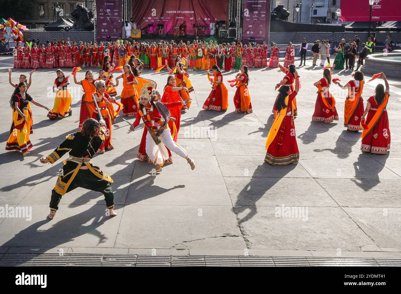 London, UK. 27th Oct, 2024. The dancers in beautiful sunshine ...