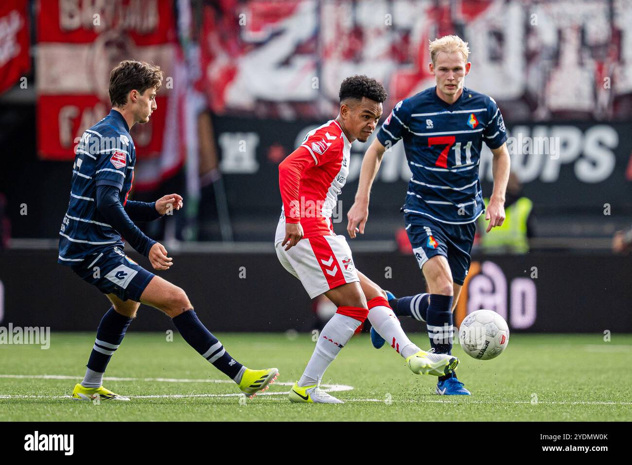 Emmen, Netherlands. 27th Oct, 2024. EMMEN, 27-10-2024, Stadium De Oude Meerdijk, Season 2024/ ...