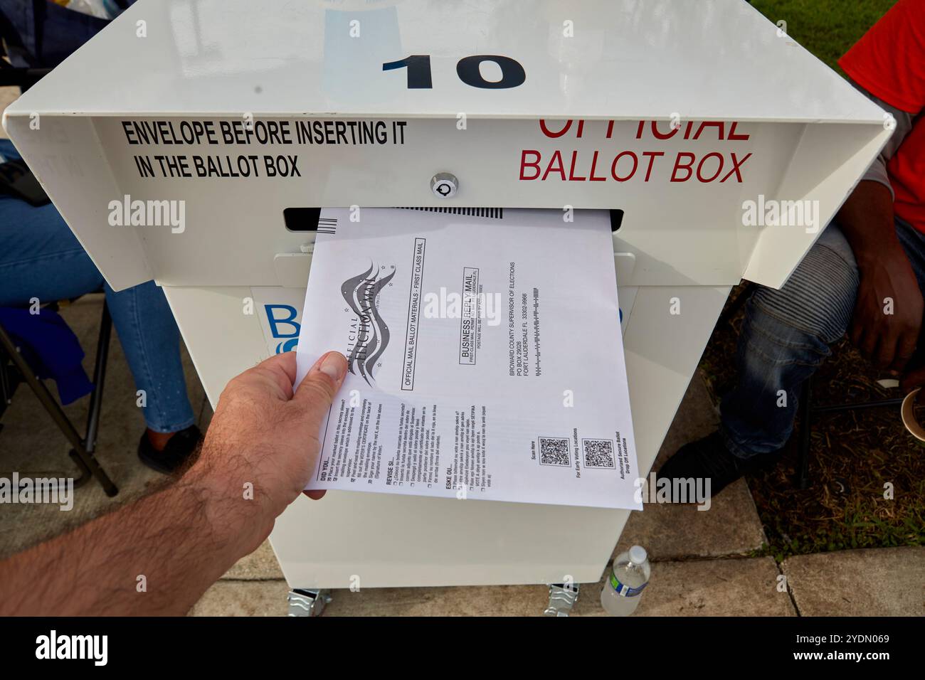 Florida, Broward County, USA. 27th October 2024. Early Voting 2024 ...