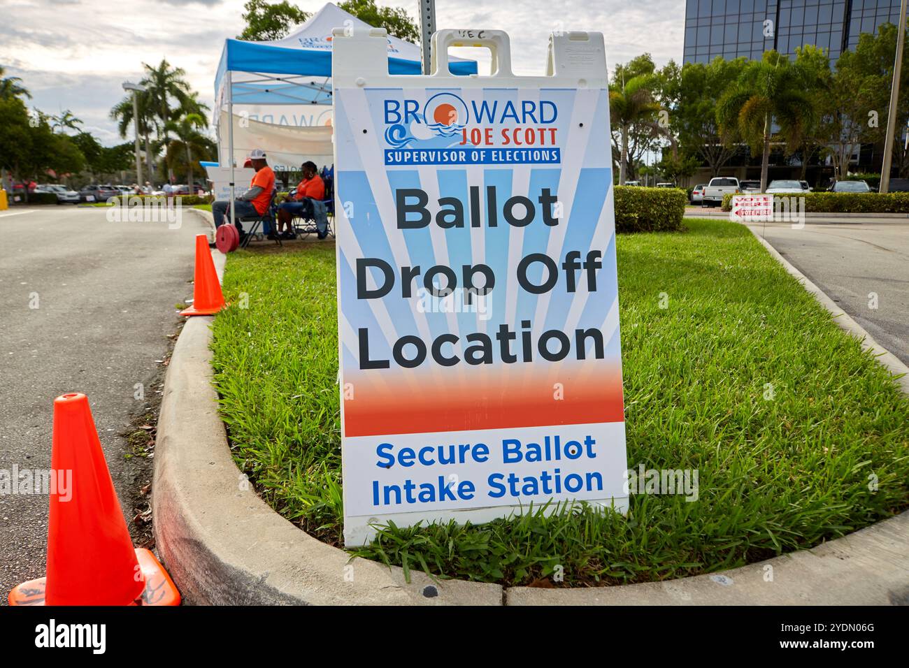 Florida, Broward County, USA. 27th October 2024. Early Voting 2024 ...