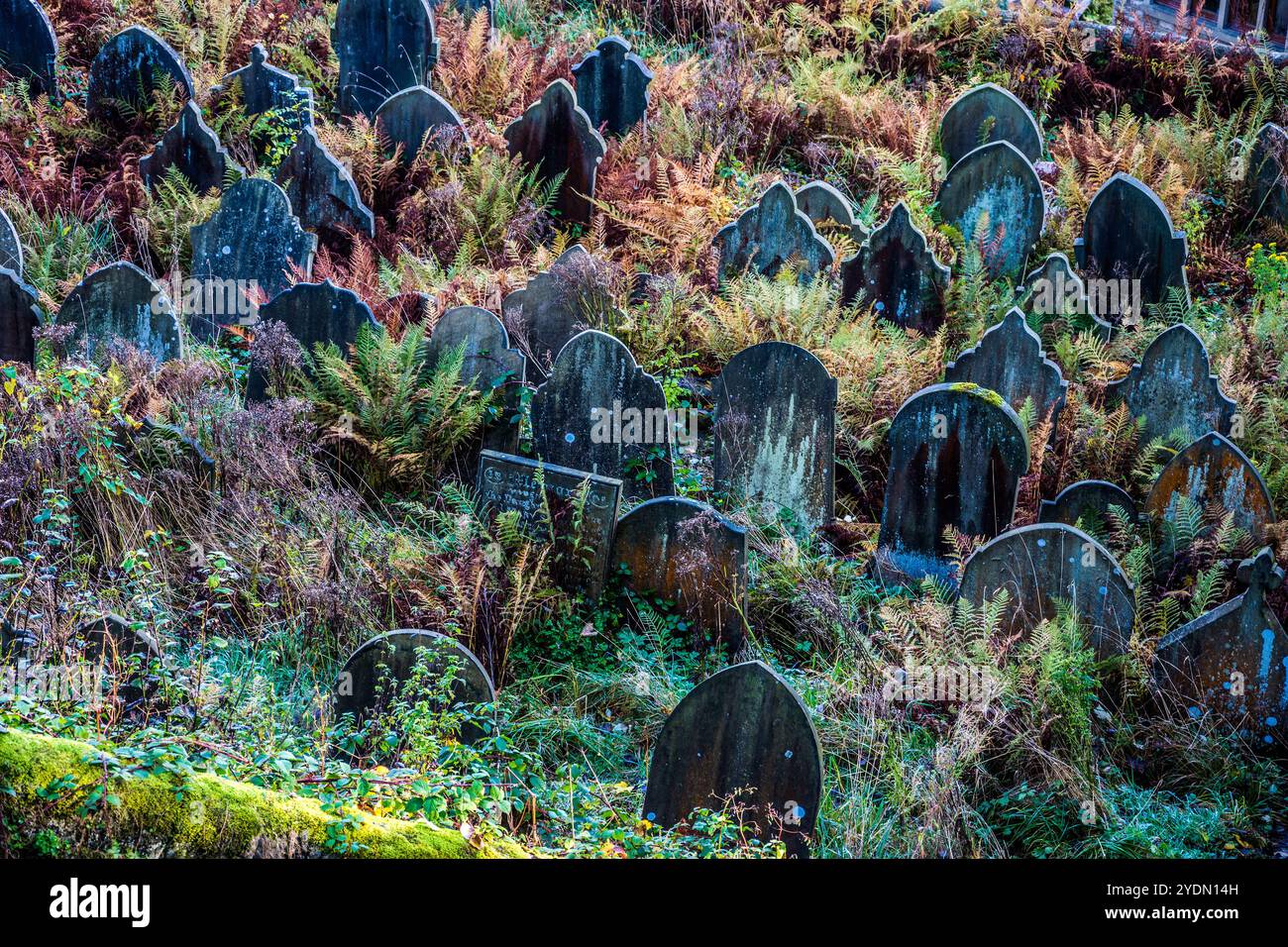 Cross Lanes Methodist graveyard in Hebden Bridge Stock Photo - Alamy