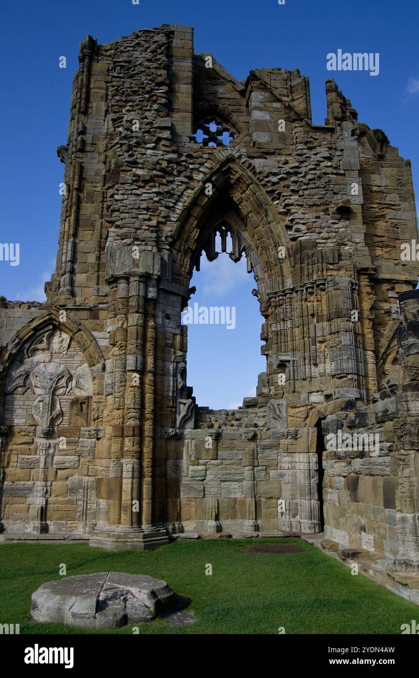 Whitby abbey ruined benedictine hi-res stock photography and images - Alamy