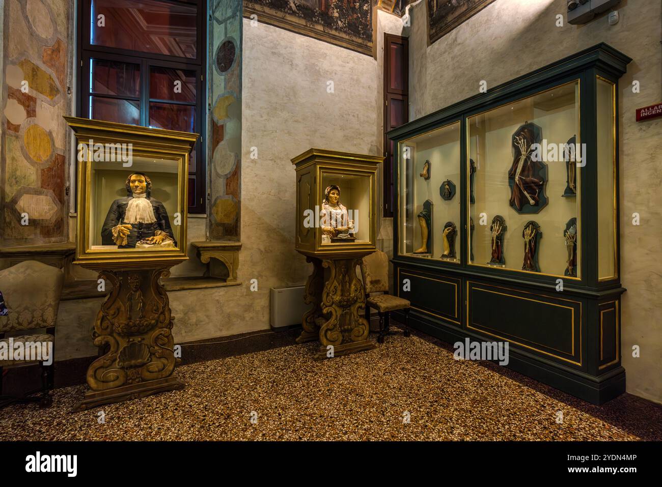 Bologna figures hi-res stock photography and images - Alamy