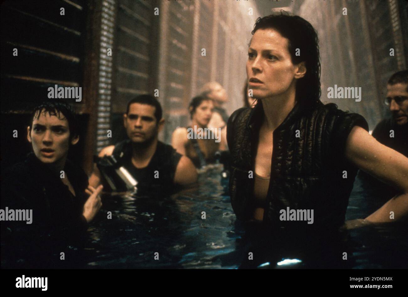 SIGOURNEY WEAVER and WINONA RYDER in ALIEN: RESURRECTION (1997 ...