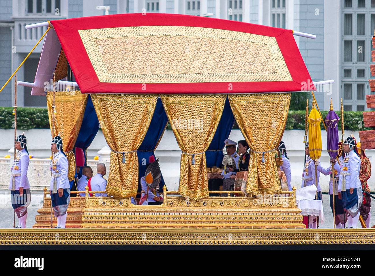 Bangkok, Thailand. 27th Oct, 2024. King Maha Vajiralongkorn and Queen ...