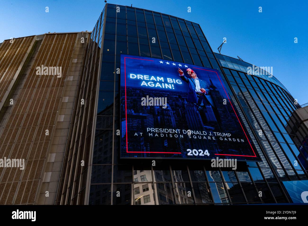 New York, United States. 27th Oct, 2024. Madison Square Garden displays ...