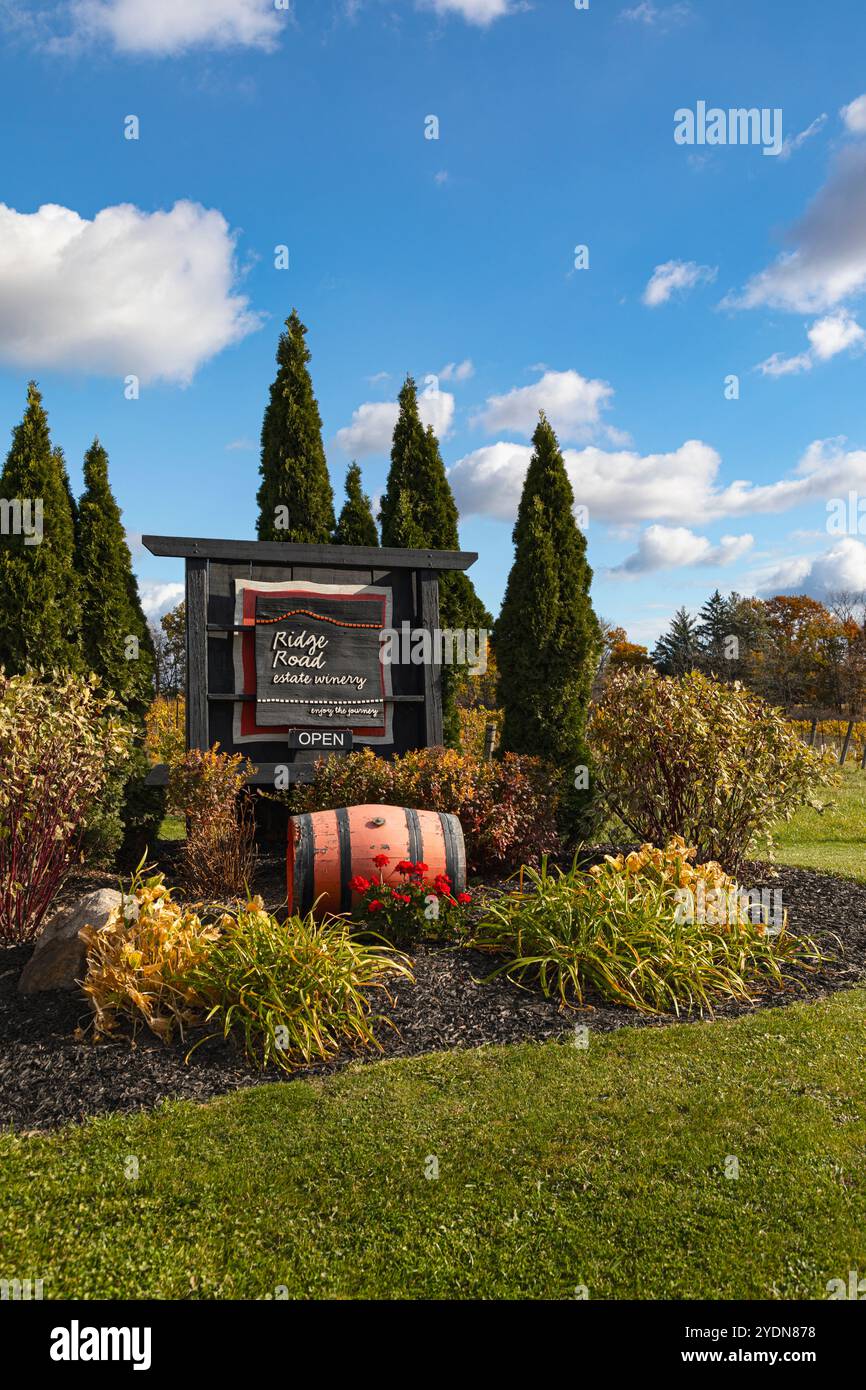 Ridge road estate winery hi-res stock photography and images - Alamy