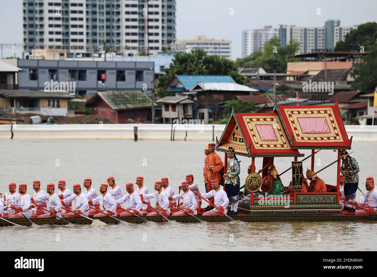 Royal Barge procession on Chao Praya river, Bangkok Stock Photo - Alamy