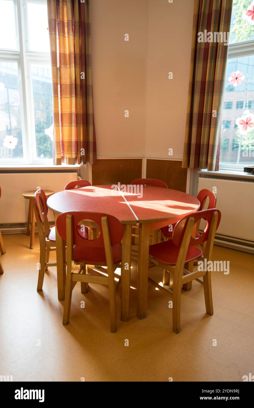 Cozy classroom environment hi-res stock photography and images - Alamy