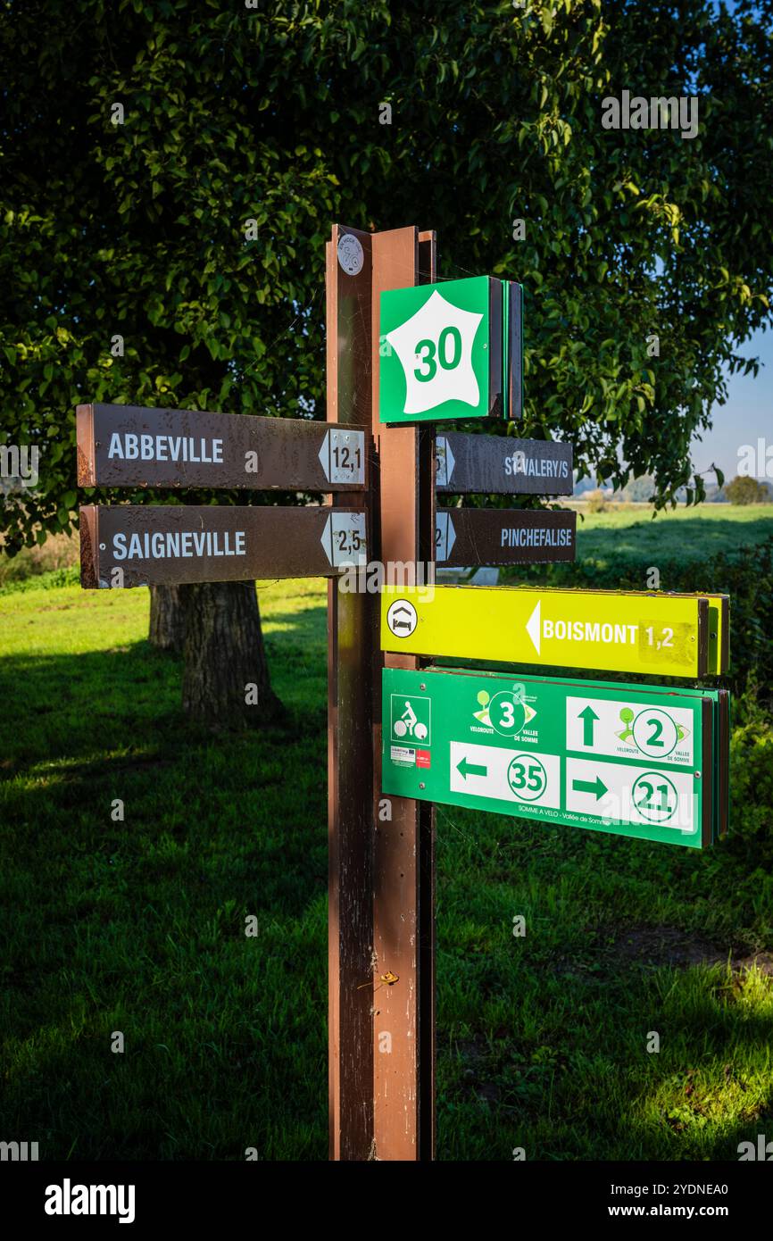 Cycle route signpost hi-res stock photography and images - Alamy