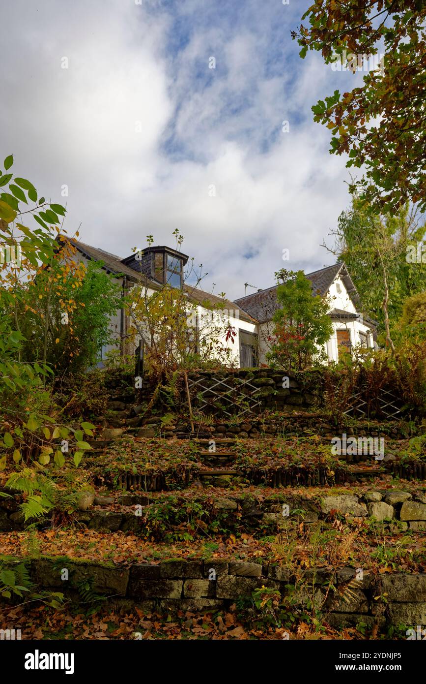 The traditional Scottish white stone cottage of Wester Tullyneddie ...