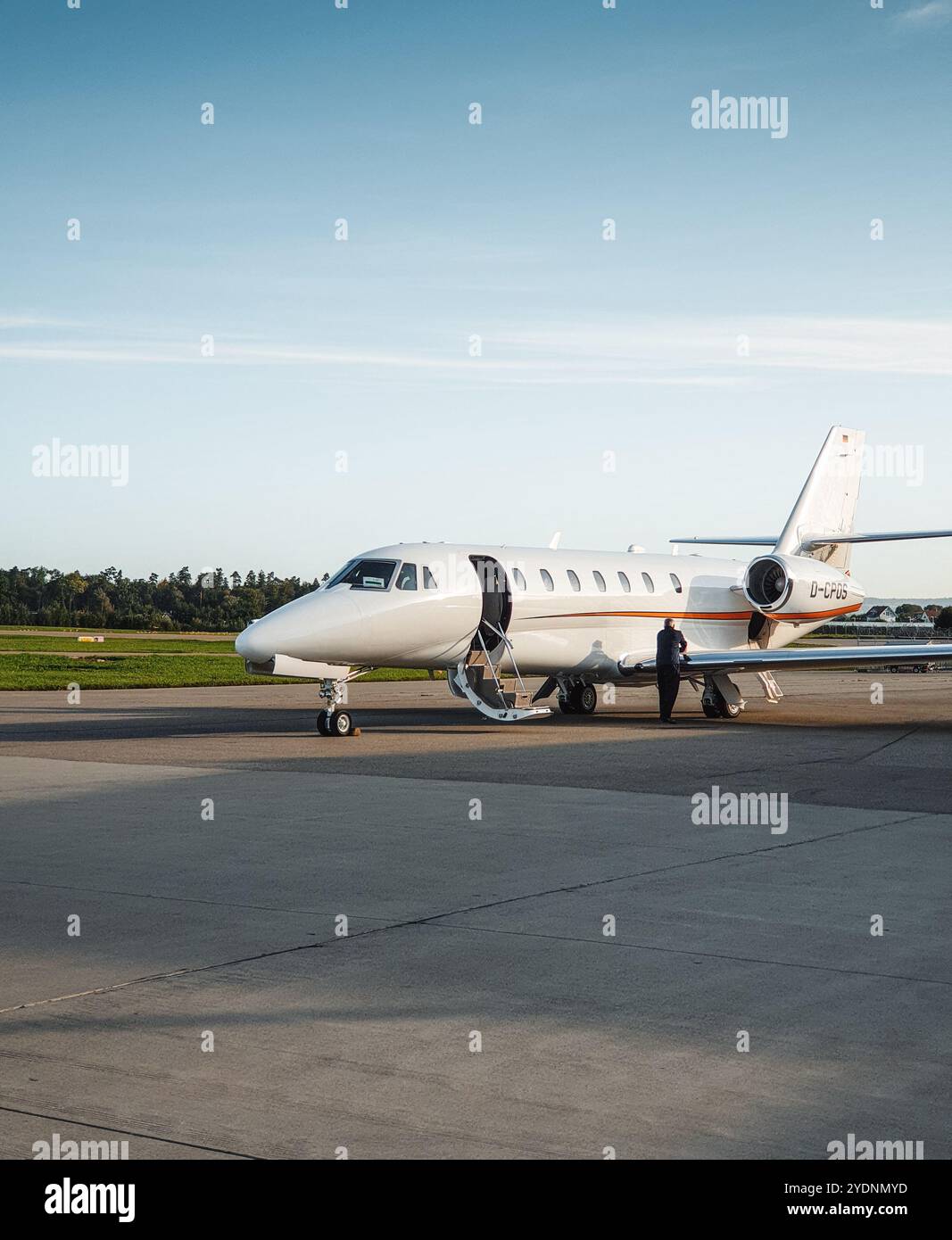 Three engine jet hi-res stock photography and images - Alamy