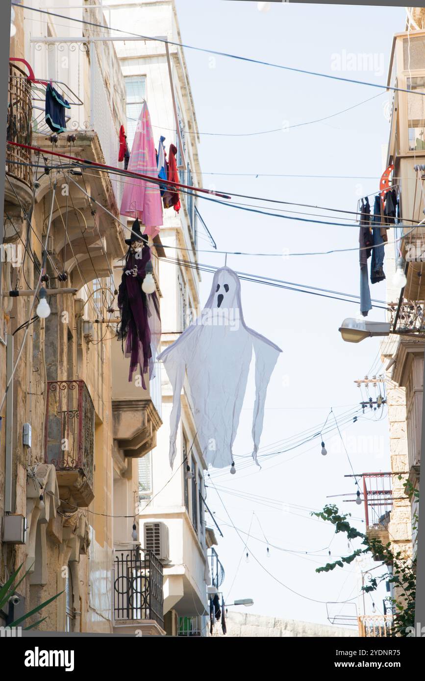 Simple ghost design hi-res stock photography and images - Alamy