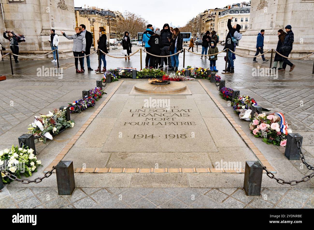 Tomb of the unknown solder under the Arc de Triomphe in Paris, France ...
